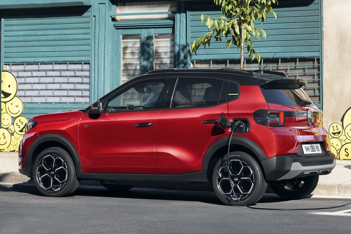 Renault 5 versus Citroën ë-C3, 208 and Corsa: the battle for the ...