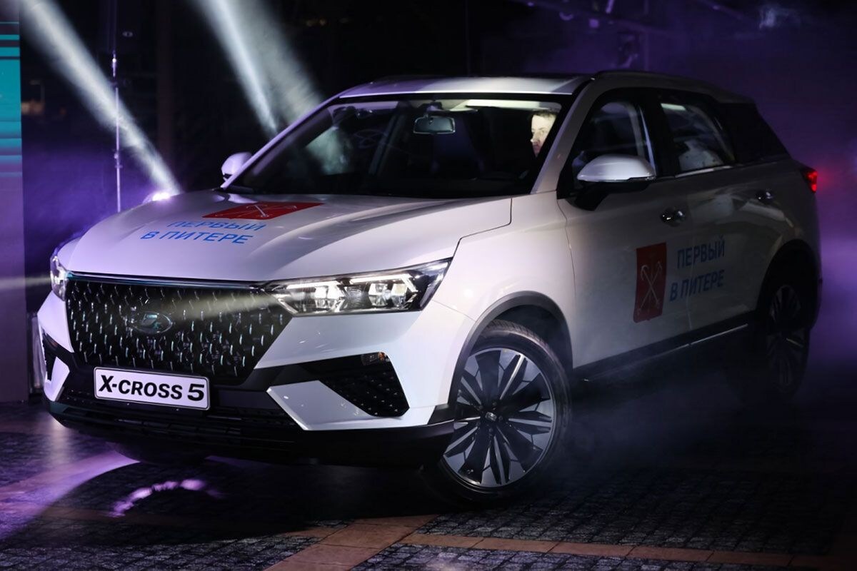 Lada X-Cross 5 is met afstand modernste Lada ooit - AutoWeek