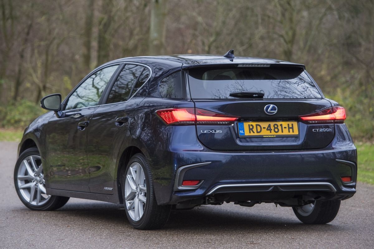Lexus CT 200h Hybrid Ultimate Edition (2020) review