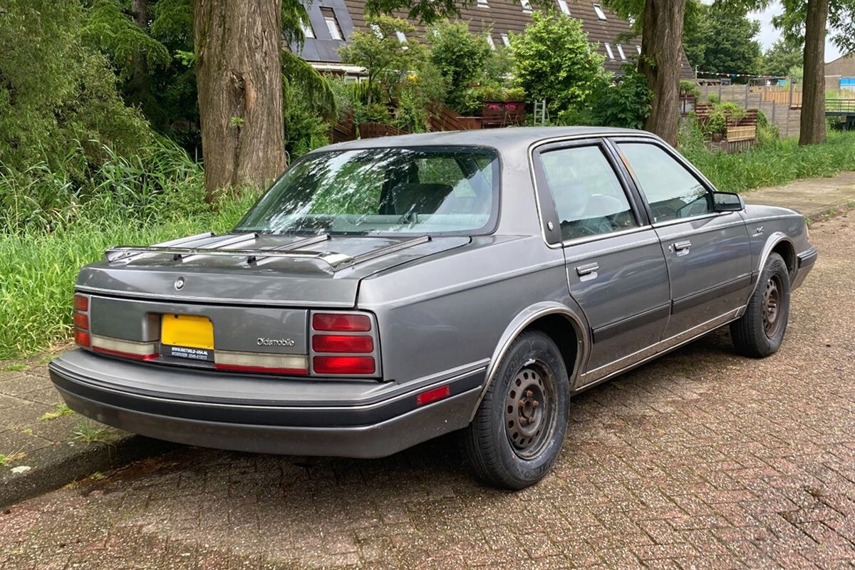 Deze Oldsmobile Cutlass Ciera was er één van velen - In het Wild