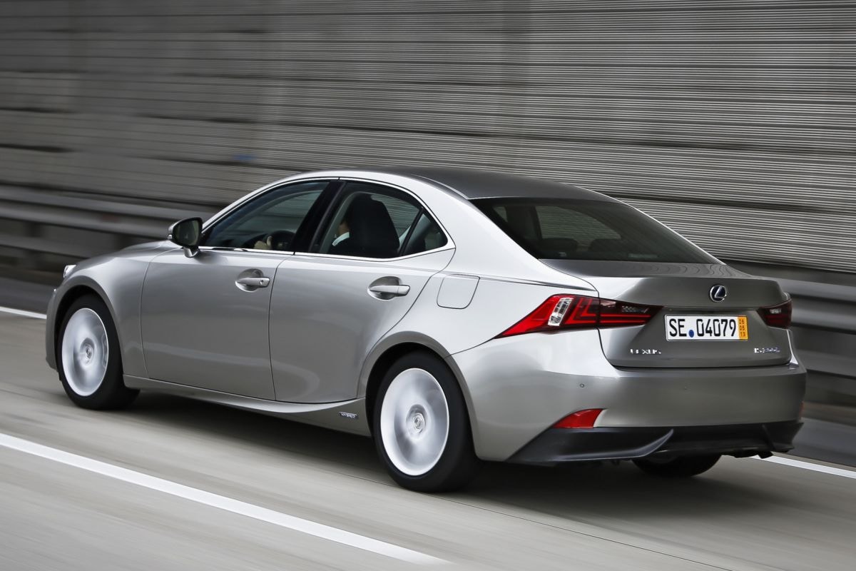 Lexus IS 300h (2014) #3 review - AutoWeek