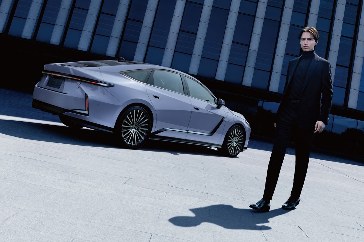 Nieuwe Lexus ES: scherper dan ooit en ook elektrisch! - AutoWeek