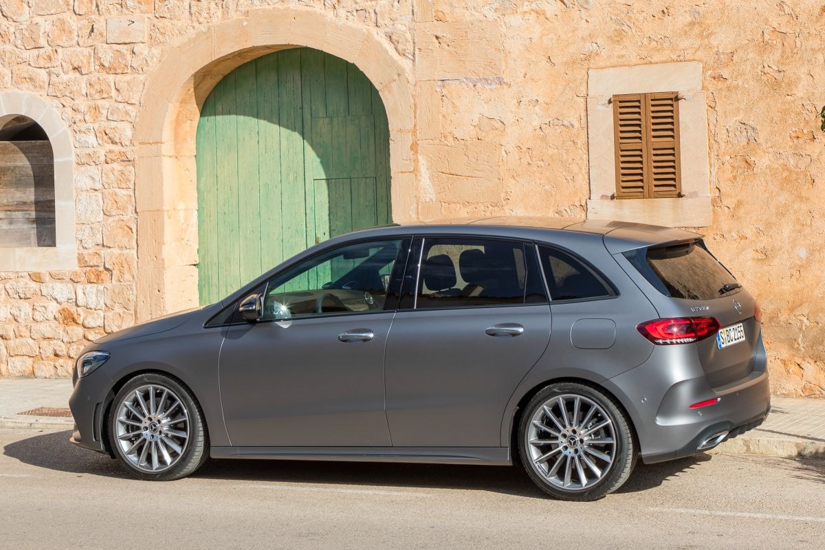 Mercedes-Benz B 250 e AMG Line (2022) review - AutoWeek