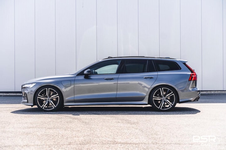 Volvo V60 T8 Recharge AWD R-Design (2021) #3 review