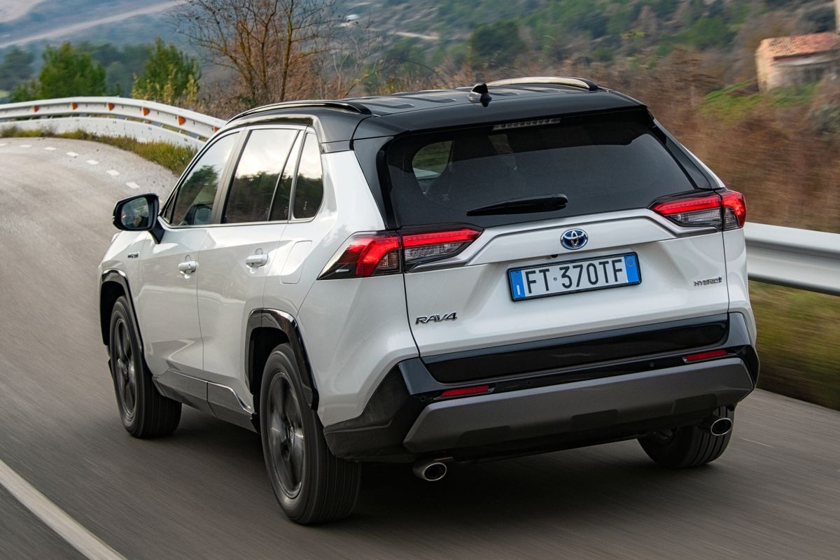 Toyota RAV4 2.5 Plug-in Hybrid 300 AWD GR Sport prijs en specificaties