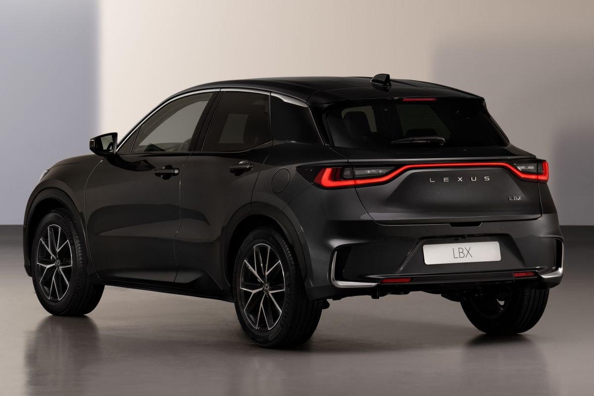 Dit is de Lexus LBX: helemaal nieuw, bijzonder compact - AutoWeek.nl