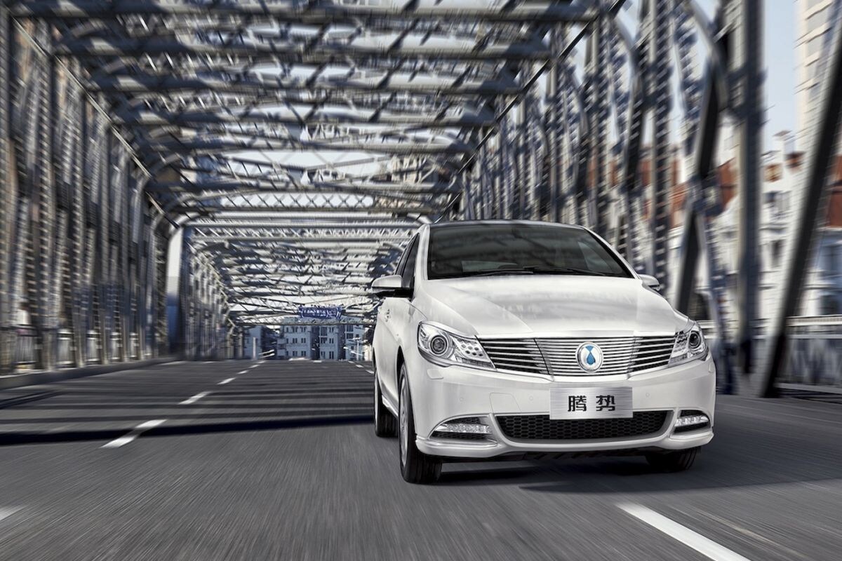 Daimler Denza opgewaardeerd naar '400' - AutoWeek