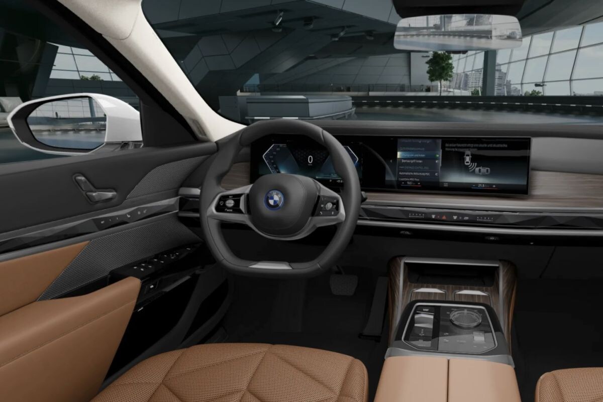 BMW i7 - Back to Basics - AutoWeek