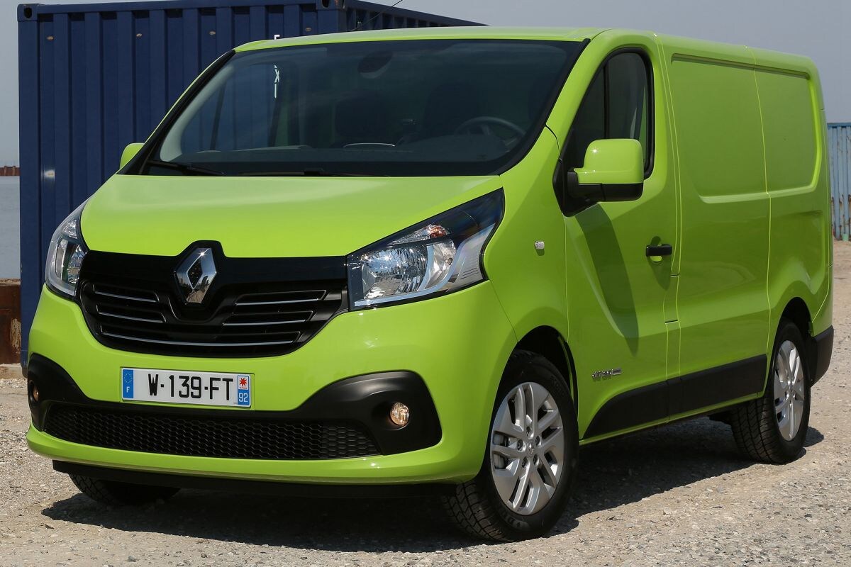 Vernieuwde Renault Trafic in beeld - AutoWeek