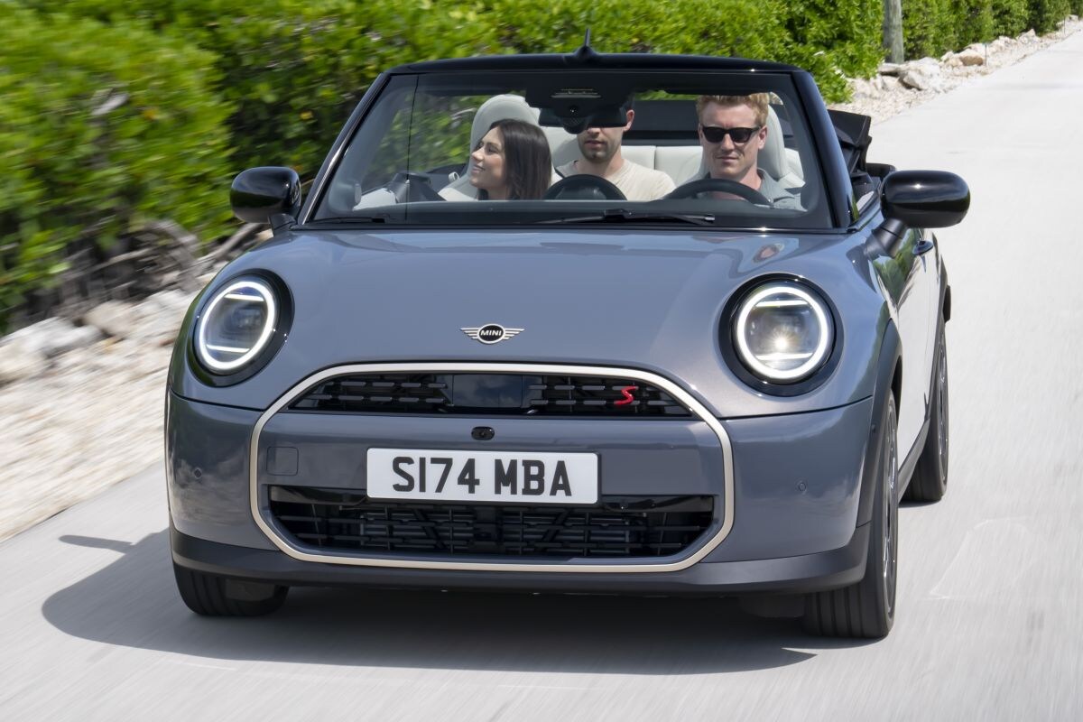 Mini Cooper Cabrio: open buitenbeentje - AutoWeek