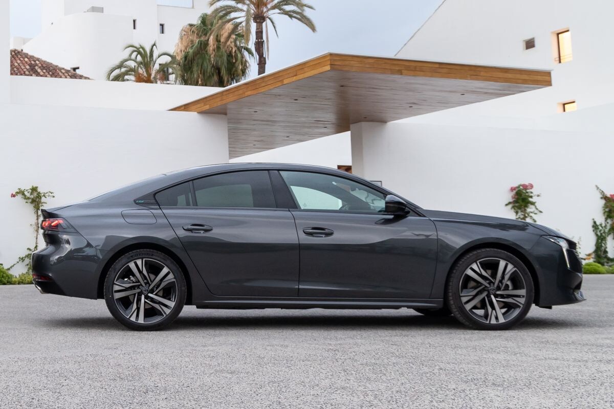 Peugeot 508 PSE HYbrid 360 prijs en specificaties - AutoWeek