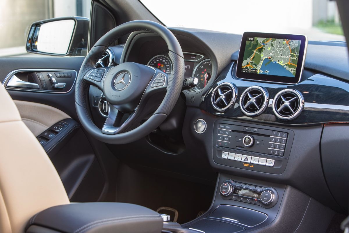 Mercedes-Benz B 180 Prestige (2016) review - AutoWeek