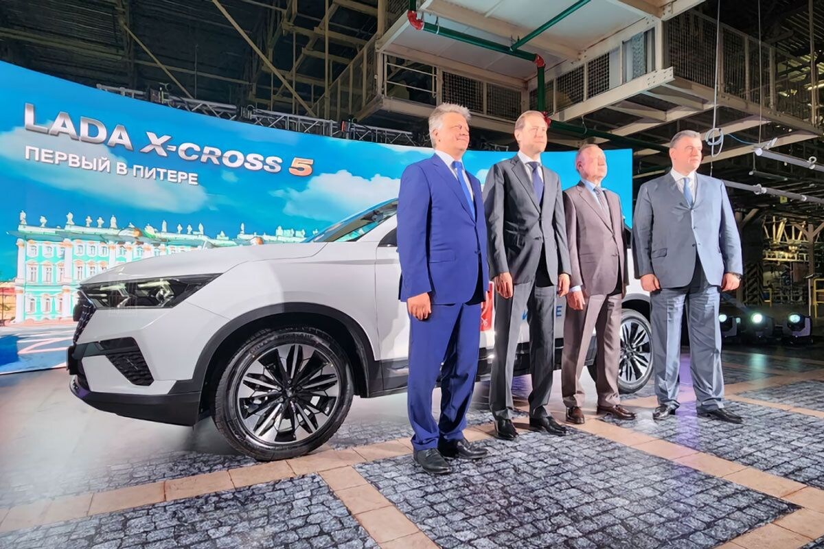 Lada X-Cross 5 is met afstand modernste Lada ooit - AutoWeek