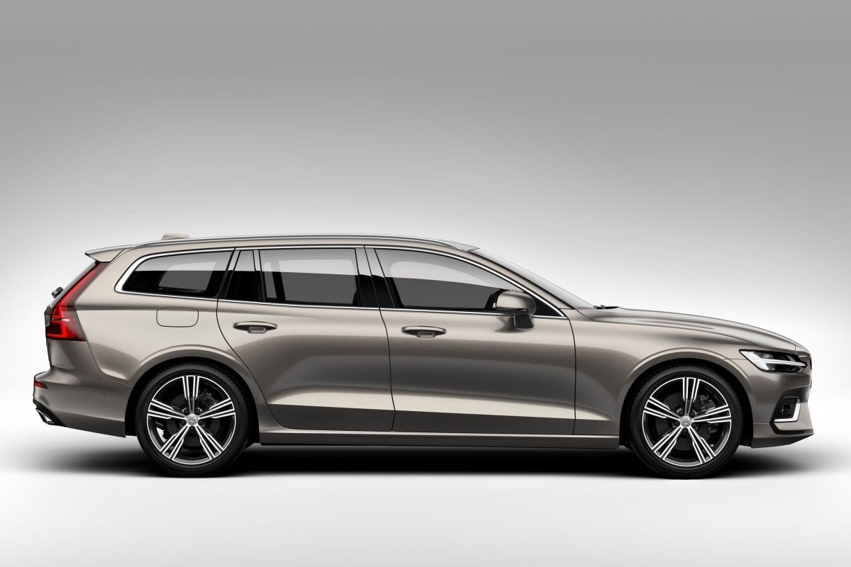 Volvo V60 T6 Plug-in Hybrid AWD Essential prijs en specificaties