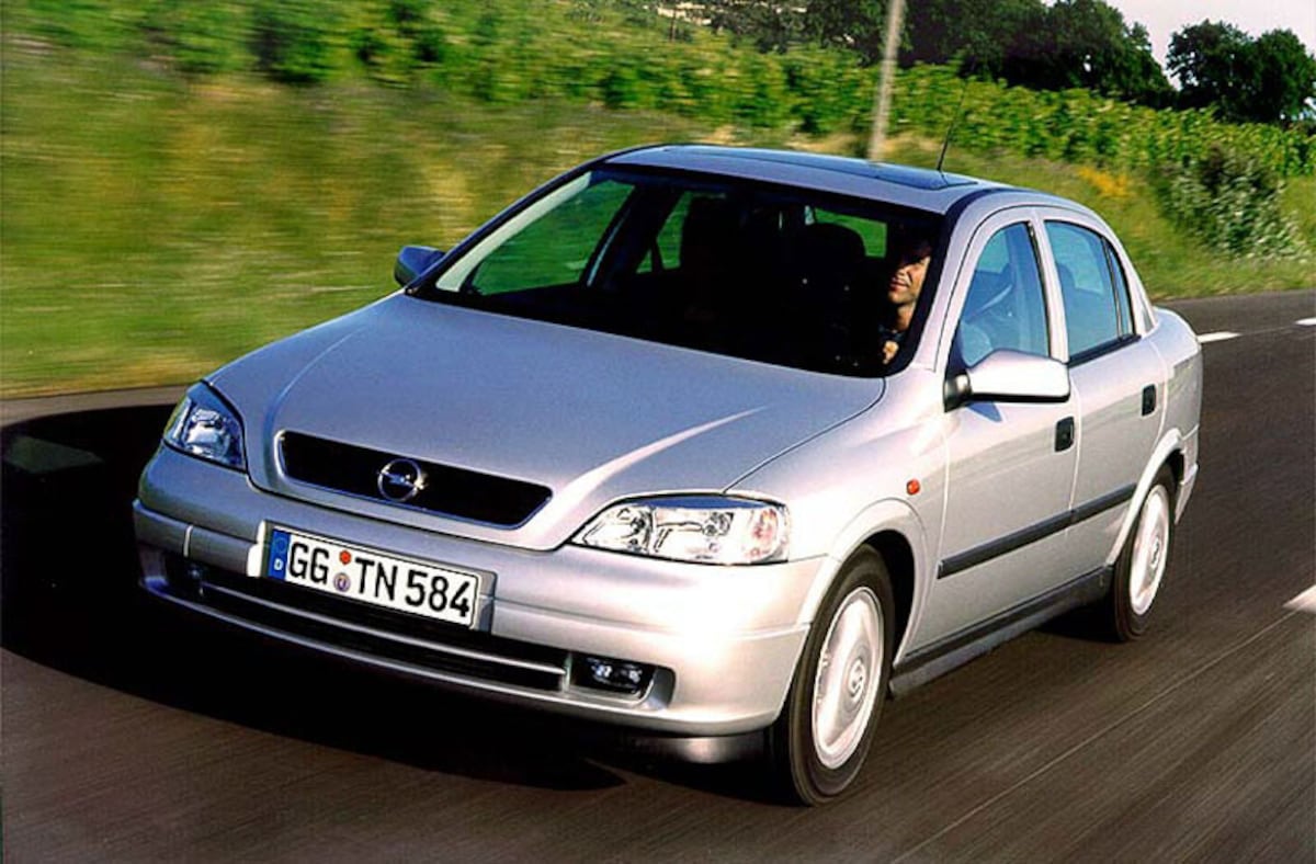 Opel Astra 1.6i Elegance prijs en specificaties - AutoWeek