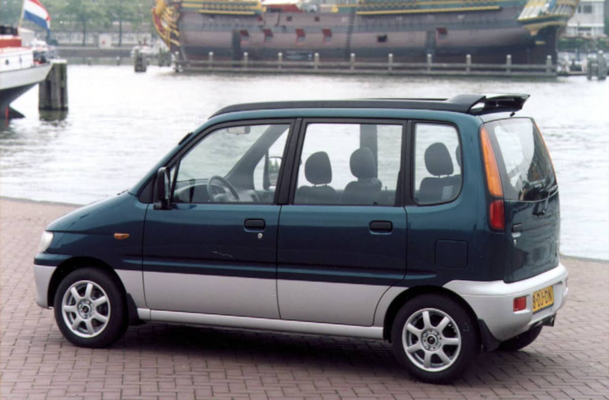 Daihatsu Move (2000) review - AutoWeek