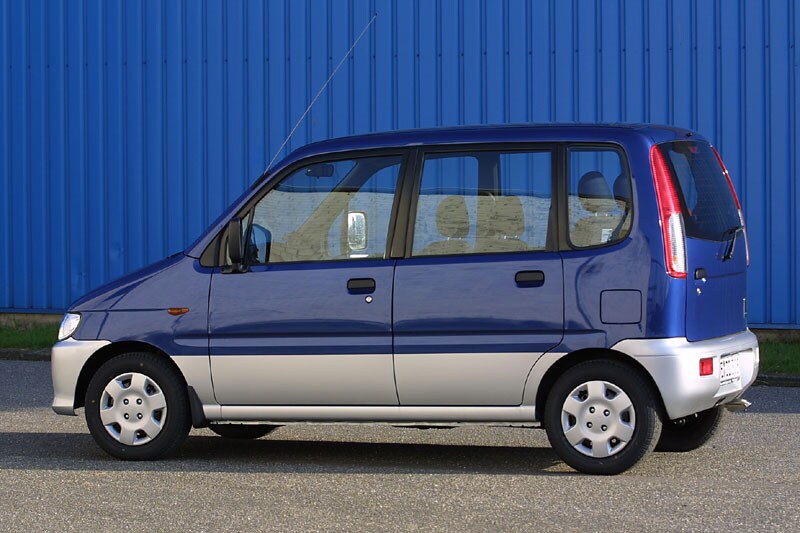 Daihatsu Move (2000) review - AutoWeek