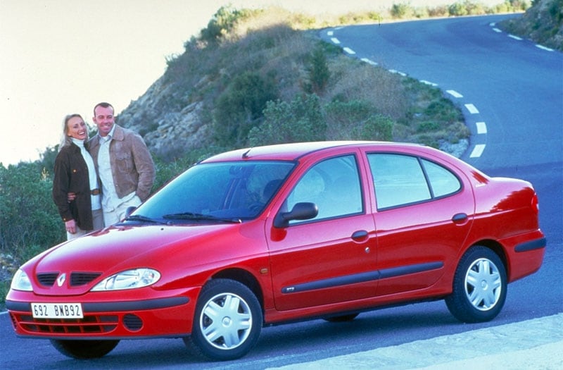 Renault Mégane Sedan 1.6 16V Dynamique (2001) review