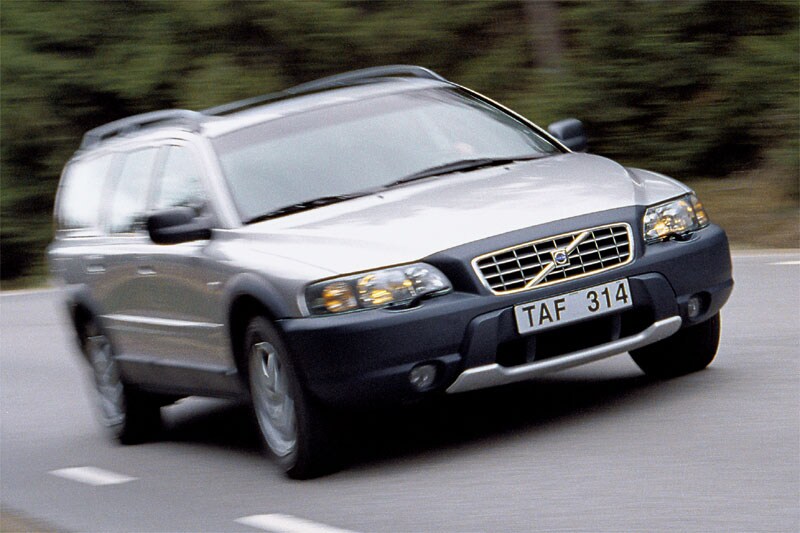 Volvo XC70 2.5 T AWD (2003) review - AutoWeek