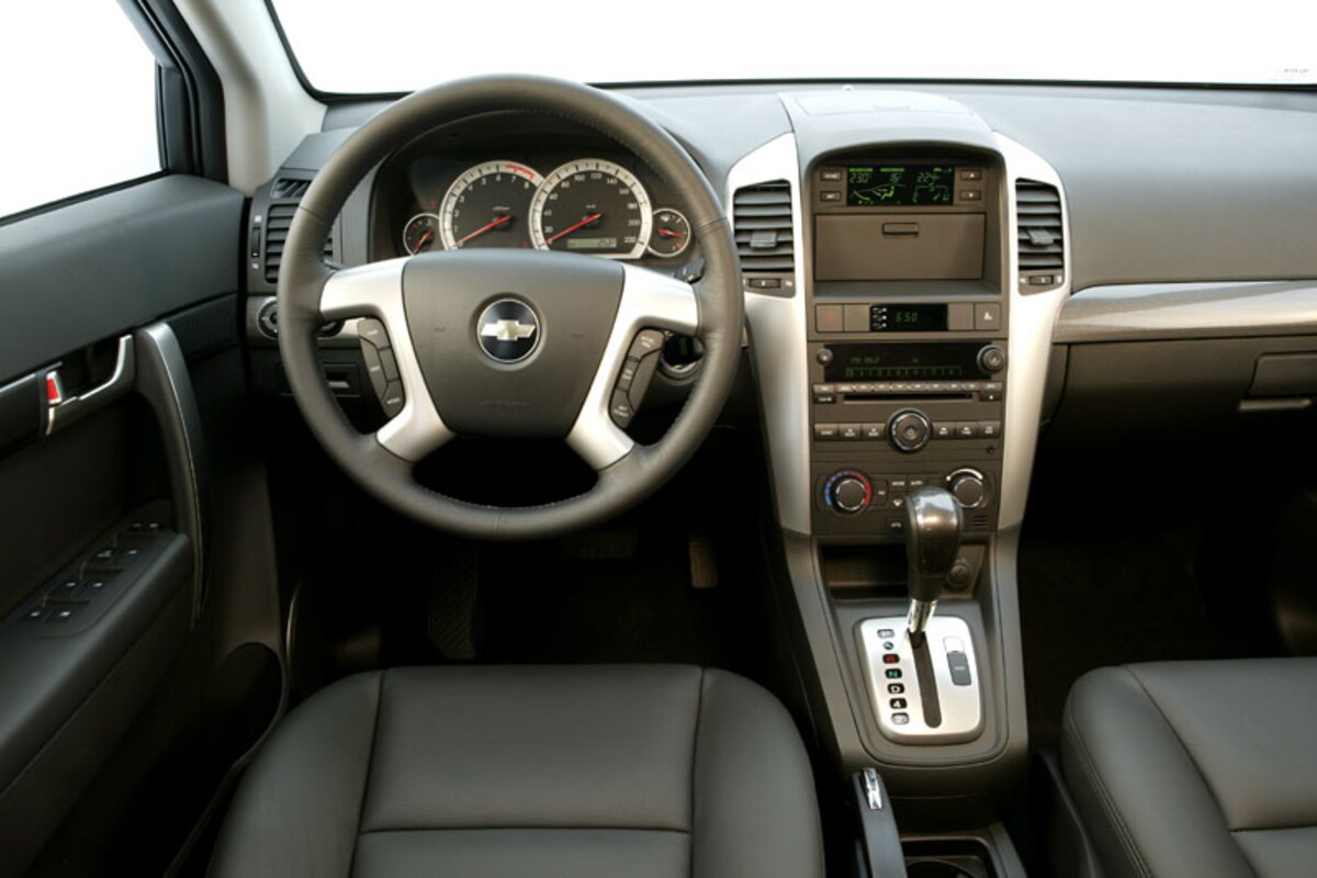 Chevrolet Captiva 2.4 Style (2008) review - AutoWeek