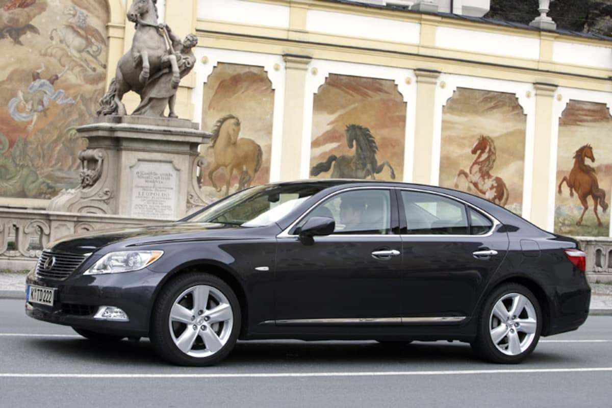 Lexus LS 600h Executive L (2007) review - AutoWeek
