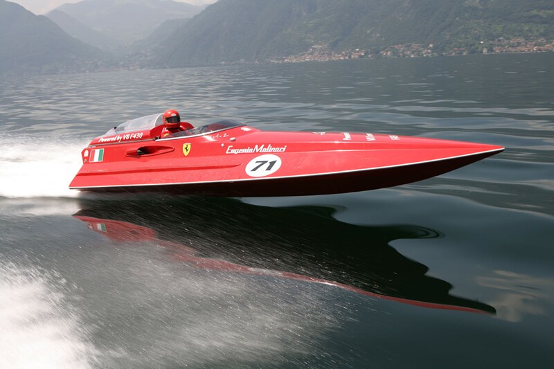 Boot met Ferrari F430 motor supersnel - AutoWeek