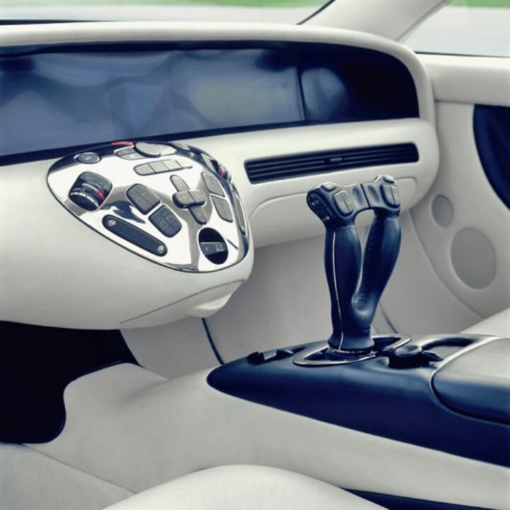 Stuur van de toekomst niet rond? Autostuur werd al vaker opnieuw