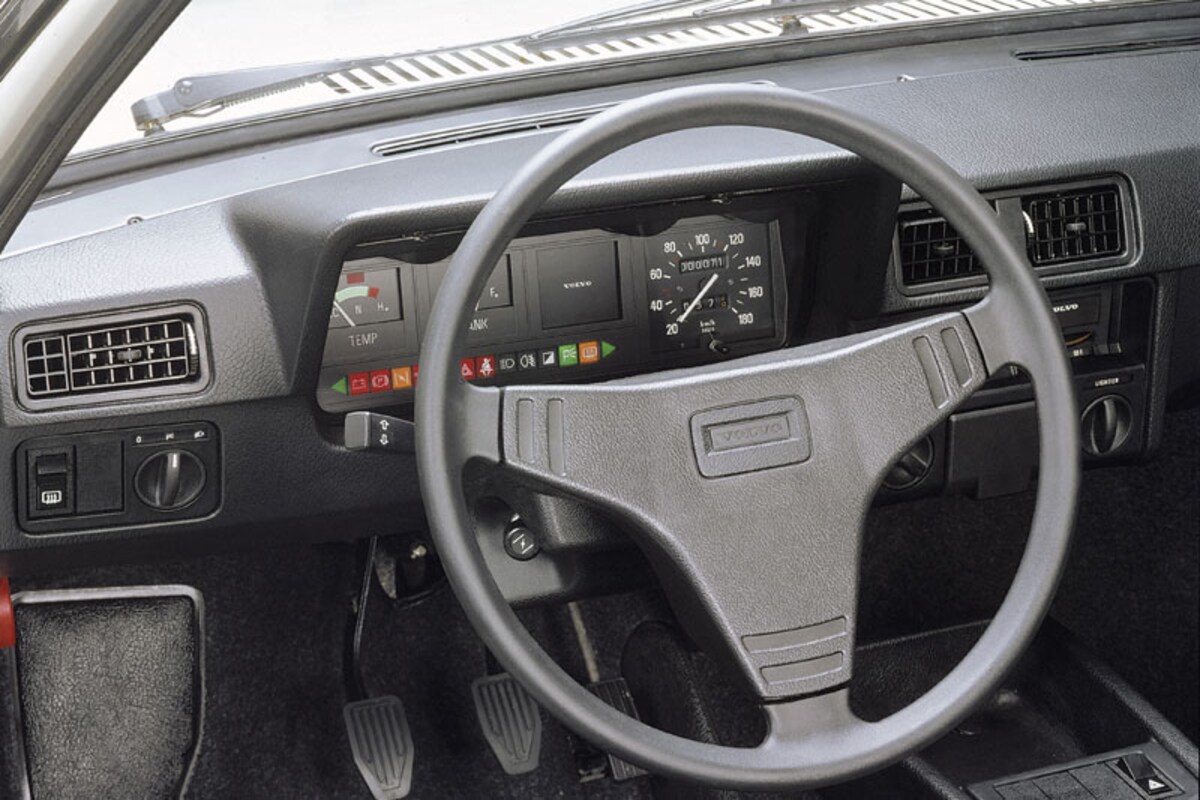 Volvo 343 GLS 2.0 prijs en specificaties - AutoWeek