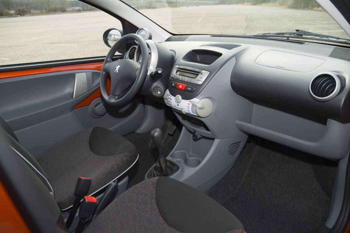Peugeot 107 XS 1.0 prijs en specificaties - AutoWeek