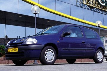 Renault Clio 1.2 (2000) review - AutoWeek