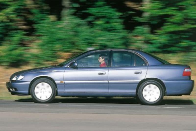 Opel Omega 2.2i-16V (2000) Autotest - AutoWeek