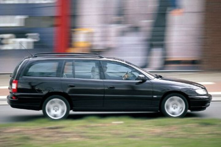 Opel Omega SW 2.2-16V Business Edition (2001) Autotest