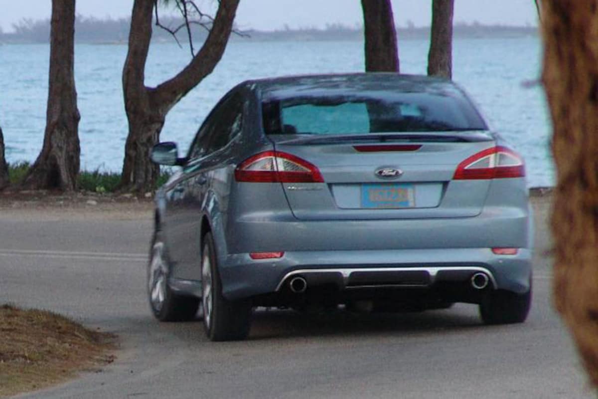 Ford Mondeo sedan gespot bij James Bond - AutoWeek