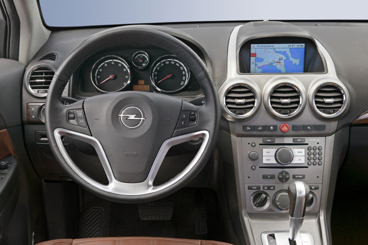 Opel Antara 2.4 Temptation (2009) review - AutoWeek