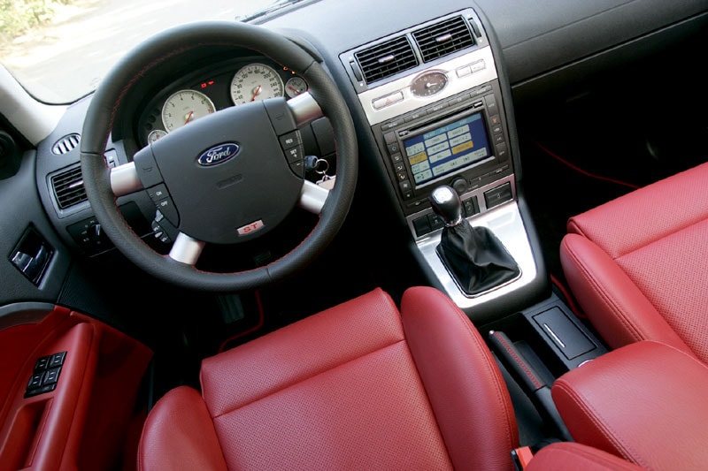 Ford Mondeo ST220, bijna vergeten snelle zakensedan