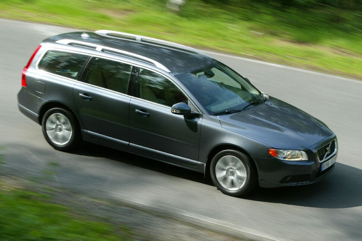 Volvo V70 2.5T (2008) review - AutoWeek