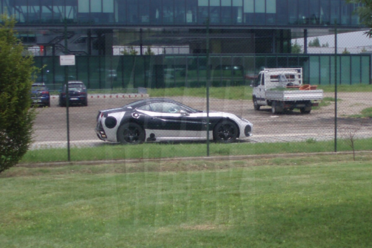 Voor het eerst in het wild: Ferrari California - AutoWeek