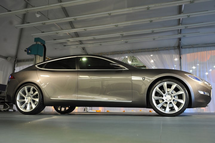 Tesla komt met mpv en crossover - AutoWeek