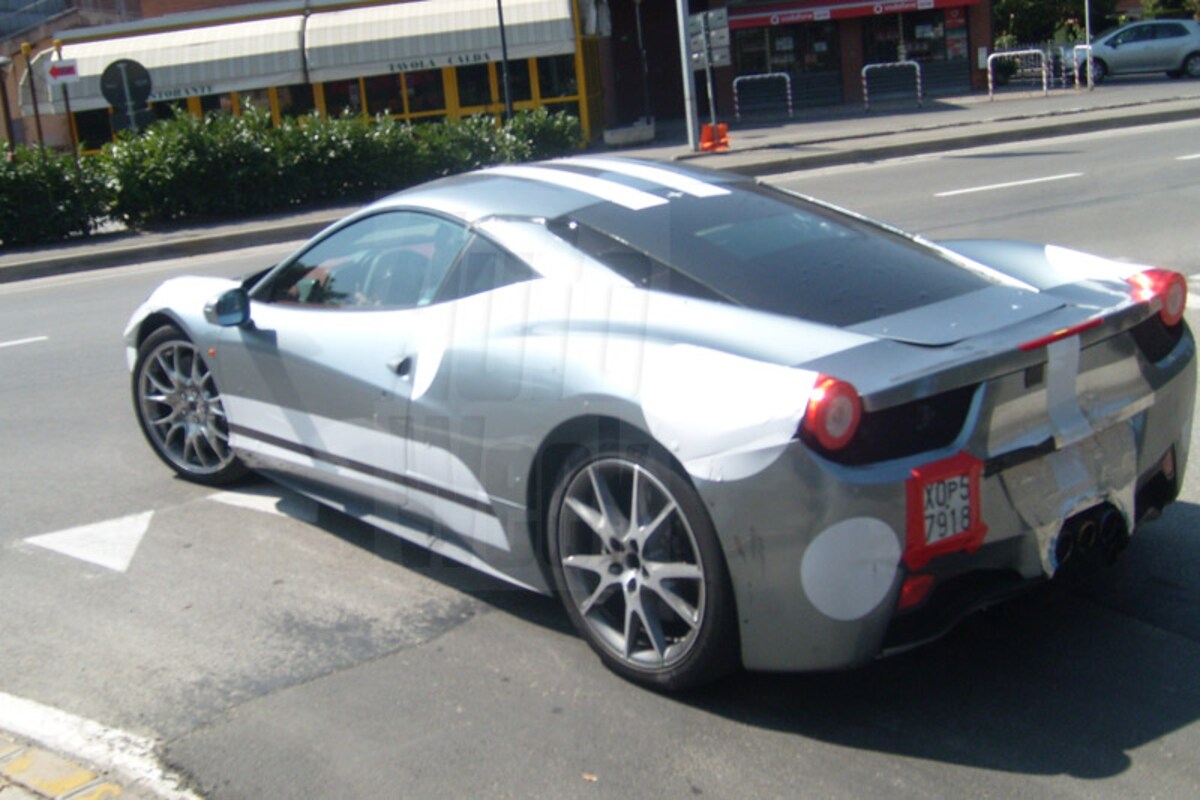 Ferrari 458 Italia in 't wild! - AutoWeek