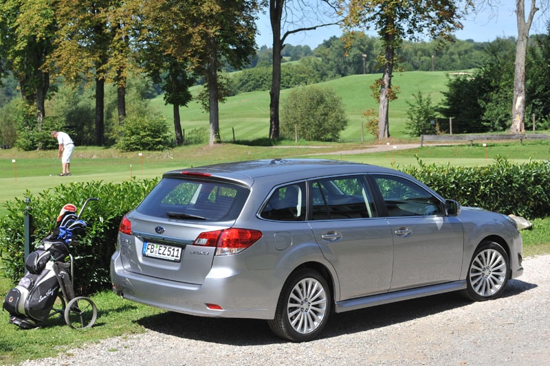Subaru Legacy Touring Wagon 2.0i Corporate Edition (2011) review