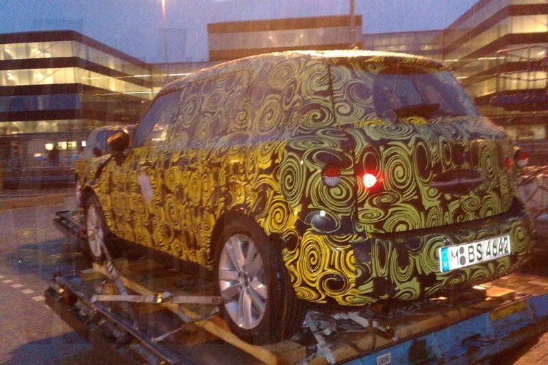 Mini Crossman op weg naar de kou - AutoWeek