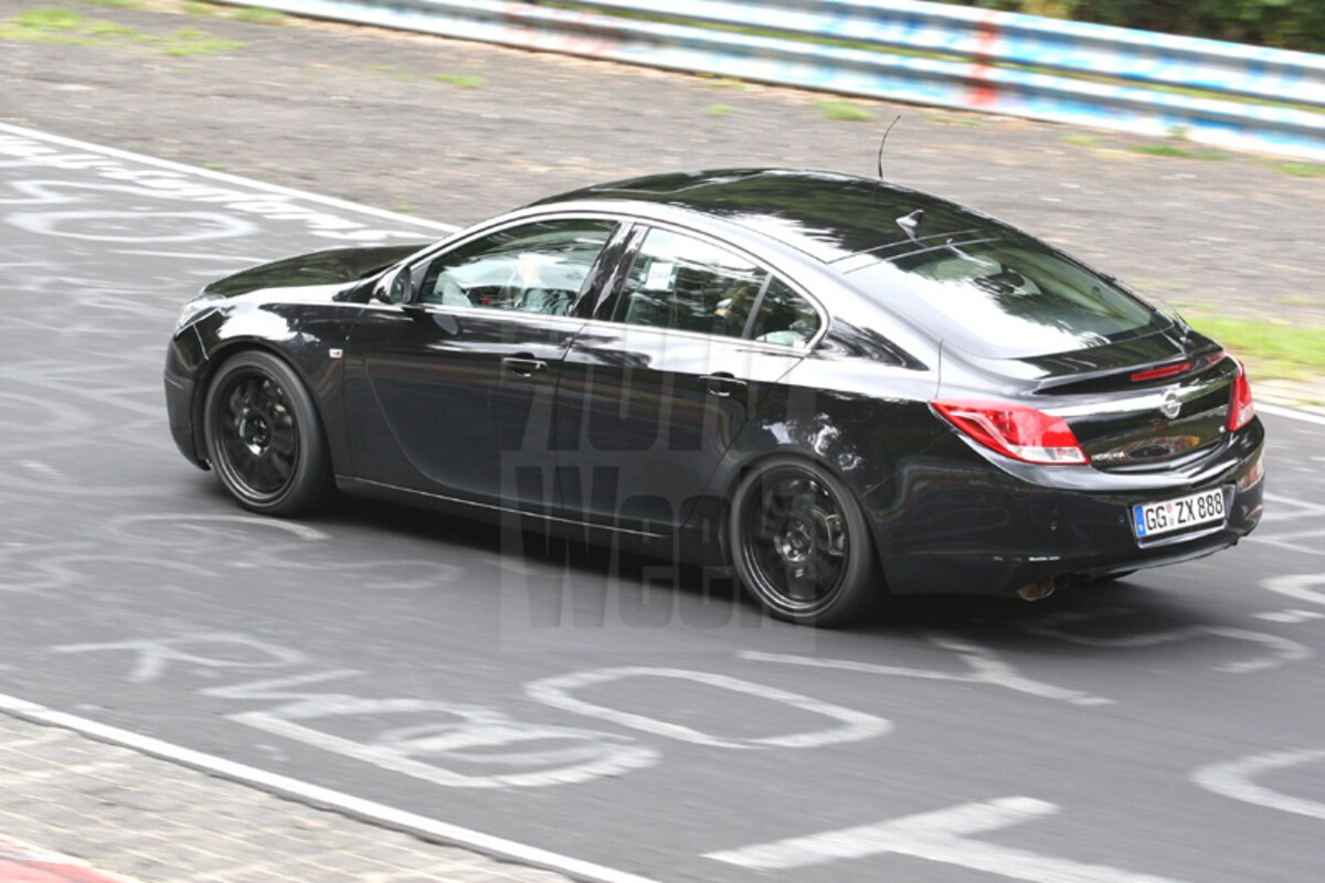 Opel test toch met Insignia OPC - AutoWeek