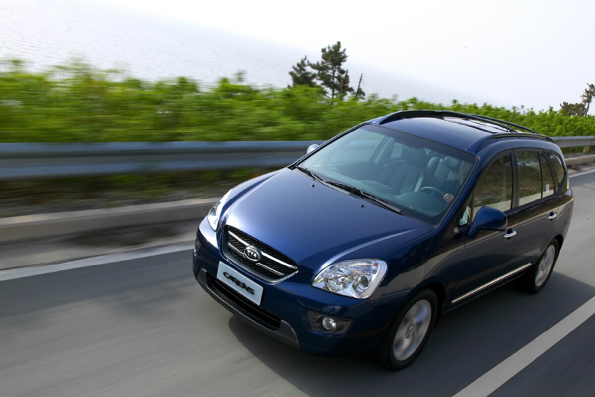 Kia Carens 2.0 CVVT X-tra (2007) review - AutoWeek