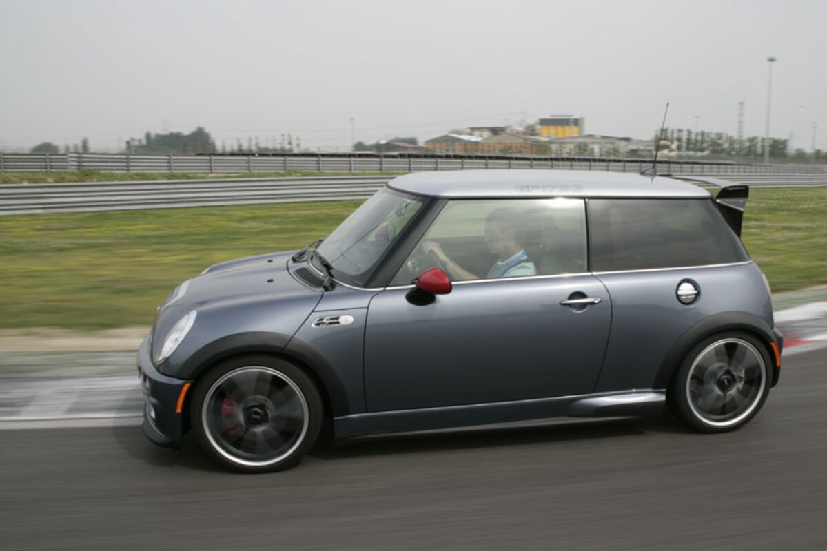 Mini Cooper S Works GP - AutoWeek Eerste rijtest
