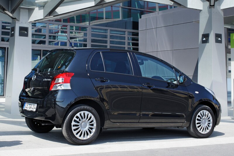 De Tweeling: Toyota Yaris - Daihatsu Charade - AutoWeek