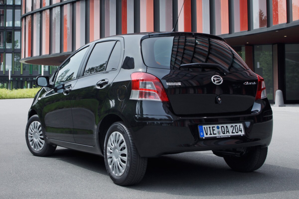 De Tweeling: Toyota Yaris - Daihatsu Charade - AutoWeek