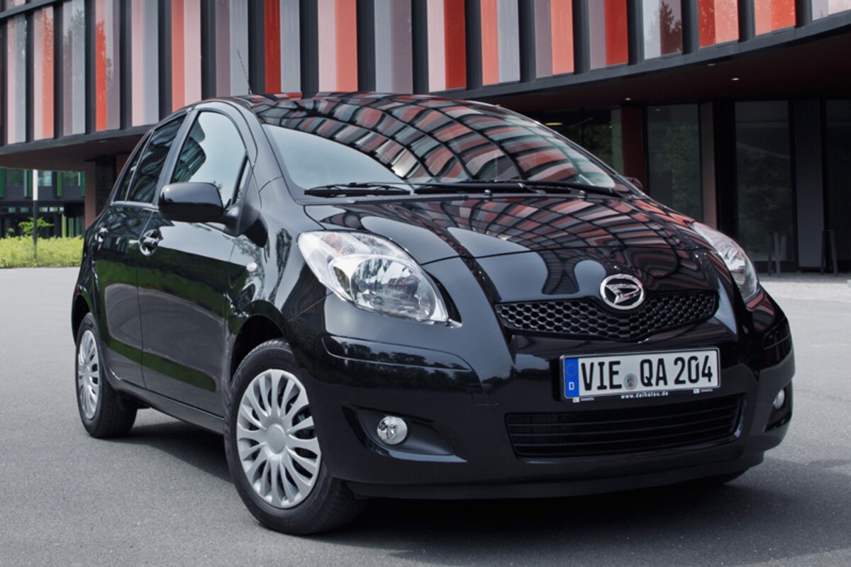 De Tweeling: Toyota Yaris - Daihatsu Charade - AutoWeek