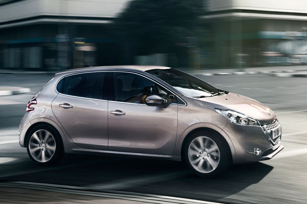 Peugeot 208 Access 1.0 PureTech 68 (2013) review - AutoWeek