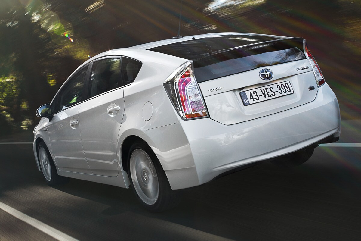 Toyota Prius 1.8 Plug-in Hybrid Dynamic Business (2012) review