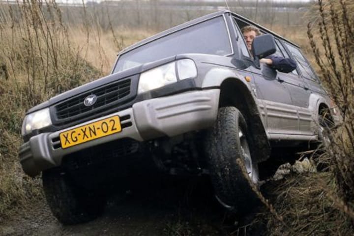 Galloper 2.5 TCI (1999) Autotest - AutoWeek